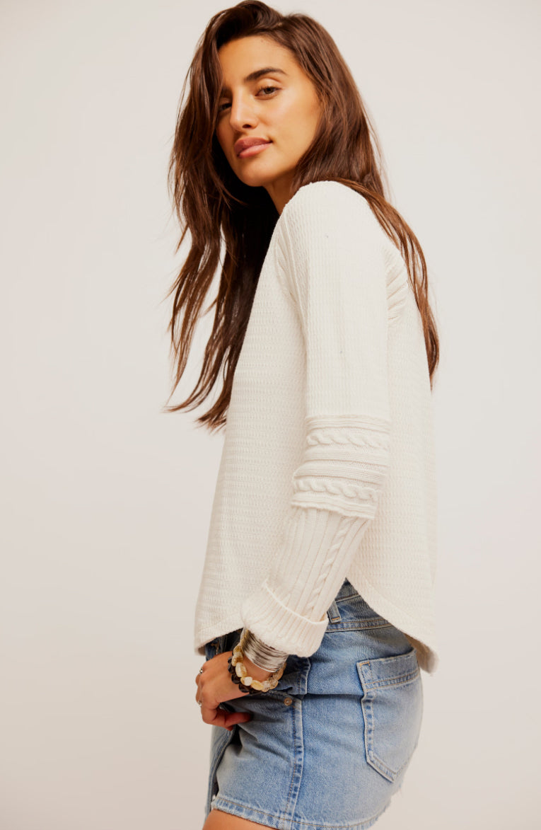 SWINGING CABLE CUFF LONG SLEEVE – FLAIR ON 3RD